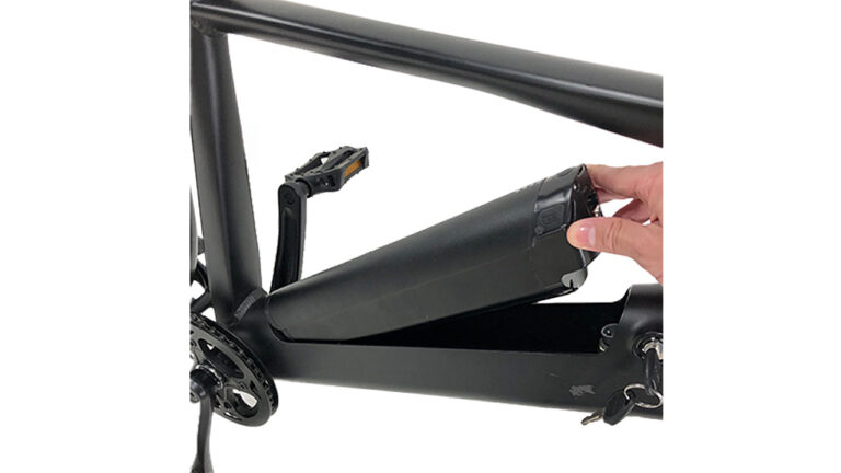 ドン・キホーテ、電動アシストクロスバイク「EVA PLUS CROSS」発売。スマートな見た目と装備を実現 – DRONE