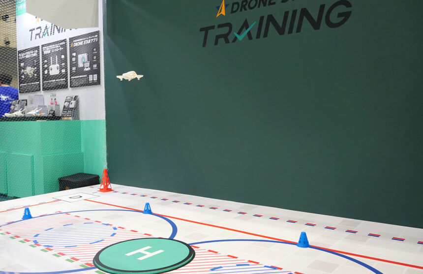 「DRONE STAR TRAINING」国家資格の操縦技術を"お家で練習"できるこだわりの練習用ミニドローン[Japan Drone 2024] – DRONE