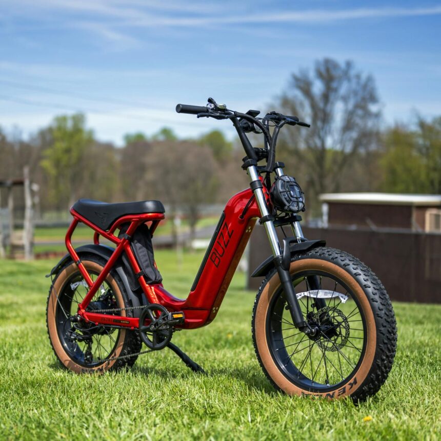 Buzz Bicyclesの電動モペット「Buzz Drone」、最高速度32km/hで最大64kmの走行可能 – DRONE