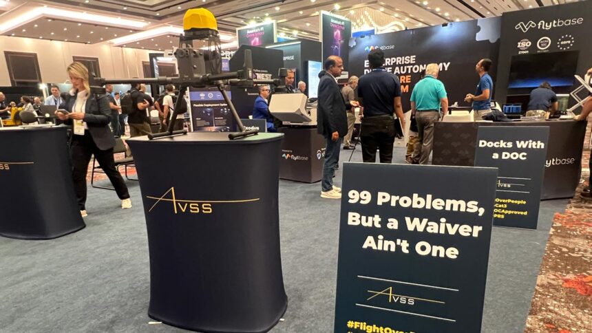 AVSSは、手続き無しで第三者の上空を飛ばせることをアピール[Commercial UAV EXPO] – DRONE