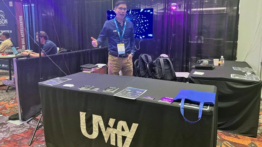 UVify、花火搭載ドローンを展示。日本での事業展開を明言[Commercial UAV EXPO] – DRONE