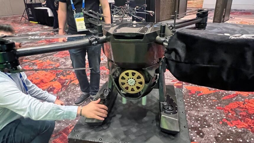 XER Technologies、ハイブリットエンジンドローン「X8」を展示[Commercial UAV EXPO] – DRONE