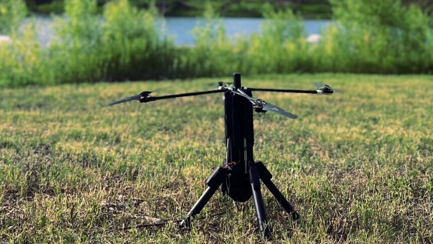 Darkhiveの戦術ドローン「OBELISK MK1」、コンパクトに収納できる自律型偵察プラットフォーム – DRONE.jp