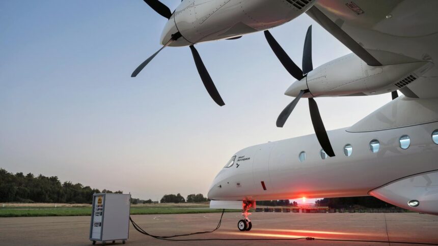 Heart Aerospace、30席ハイブリッド電気飛行機の初フルスケールデモ機「Heart X1」を発表 – DRONE