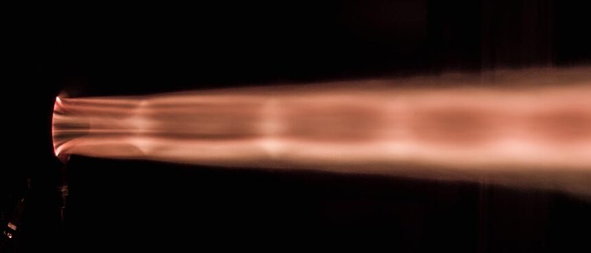 LEAP 71、AI設計による先進的なエアロスパイクロケットエンジンの点火試験に成功 – DRONE