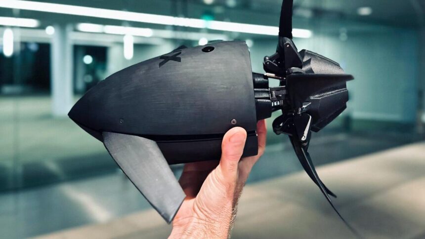 XDOWNのフットボール型ドローン「PSK」、投げるだけで翼が展開し最高時速250kmに到達 – DRONE