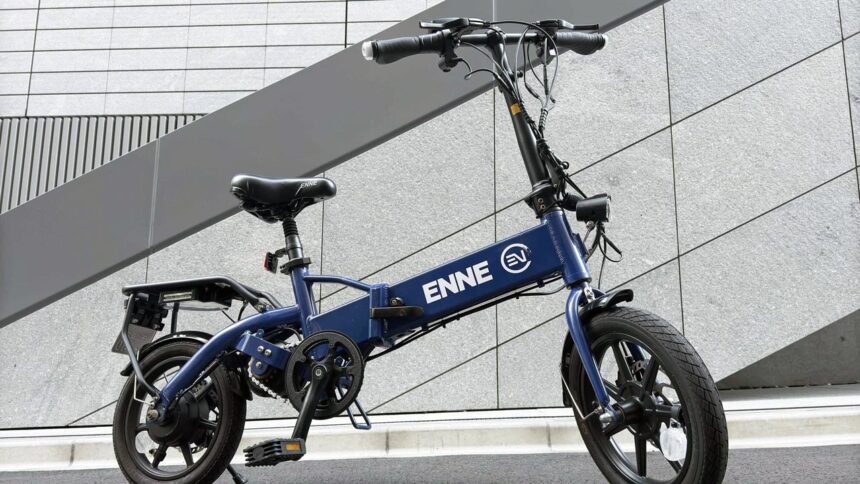 ENNEの折り畳み特定原付「ENNE T600 GR」、加速力や登坂性能が大幅に向上したモデル。最大140km走行できる – DRONE