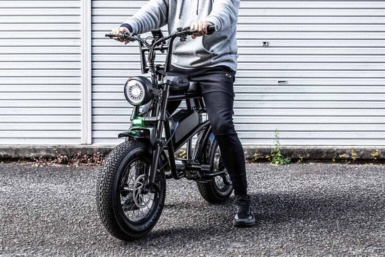 E-KON、特定小型原付の電動バイク「E-KON RIDE」発表。日本向けに最適化され、航続距離は50km – DRONE